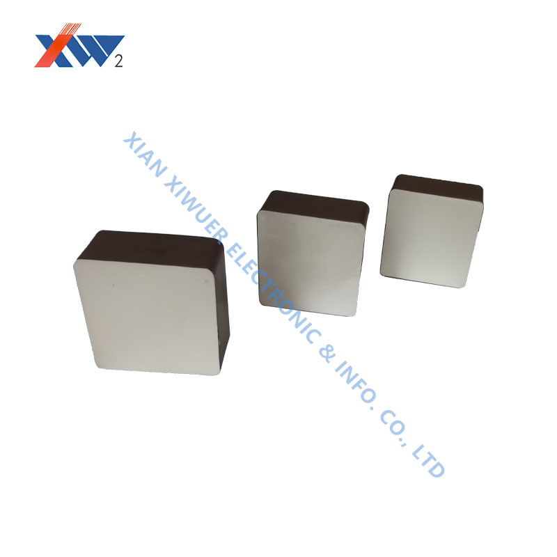 Small Ceramic Square Type Capacitor , High Corrosion Resistance ...